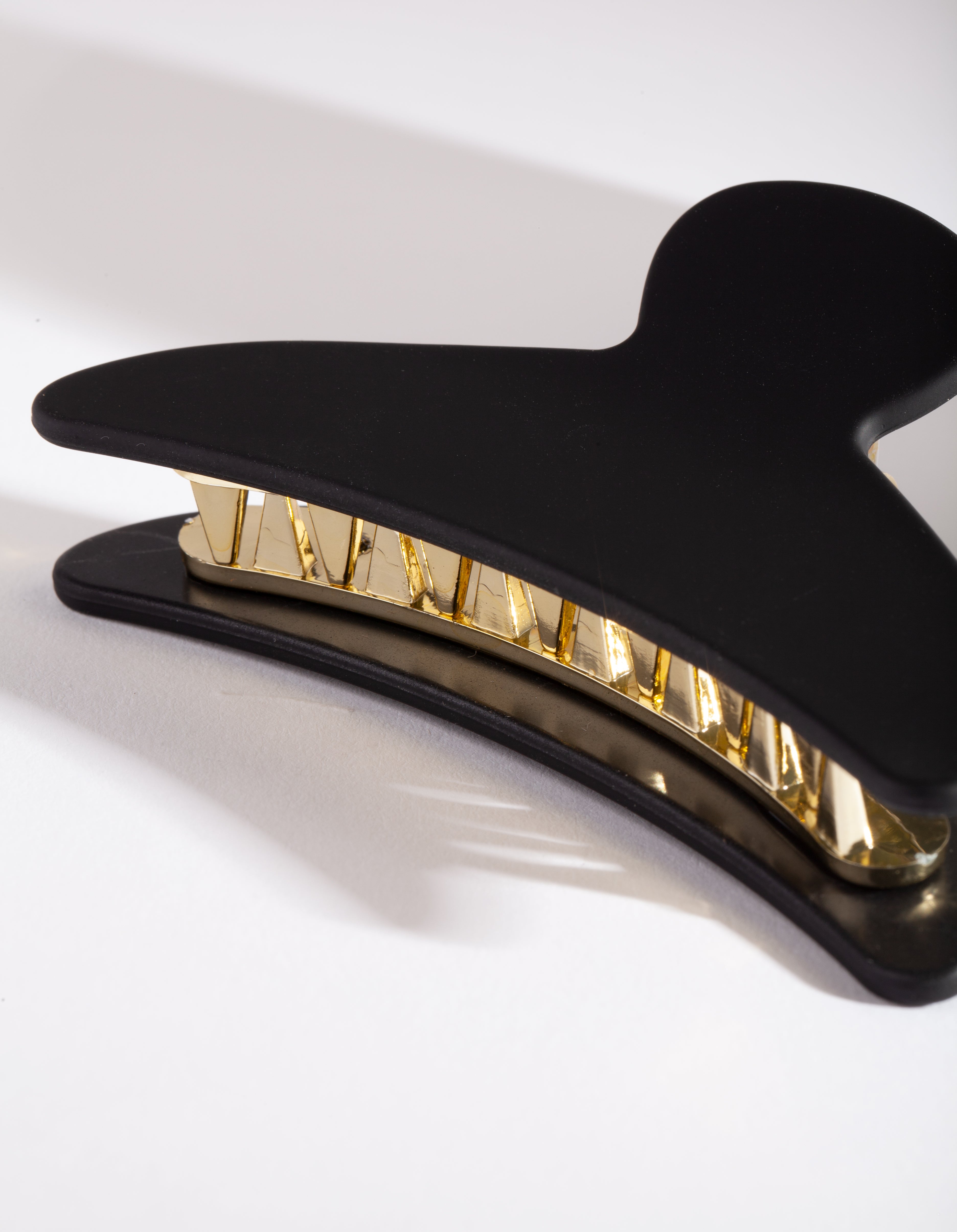 Matte Black Large Claw Clip - Lovisa