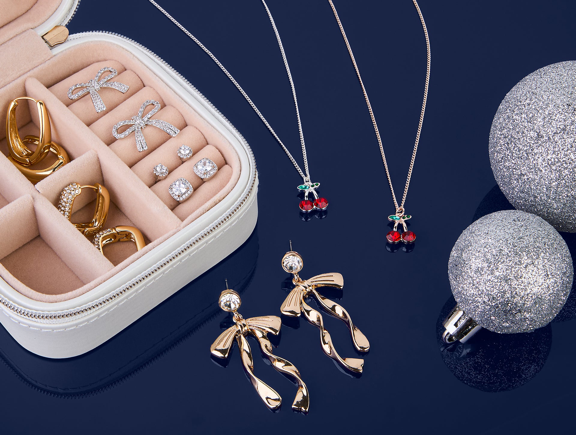 Jewellery & Accessories Gift Ideas for 2024 - Lovisa